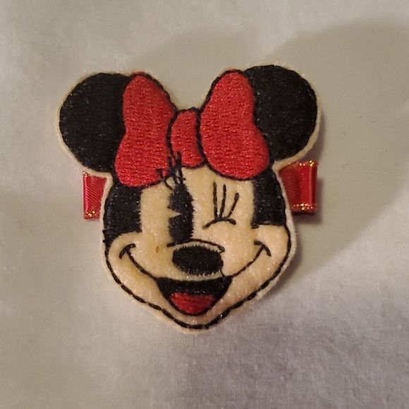 Yogi & Cecil's Boutique | Accessories | New Winking Minnie Mouse Felt ...